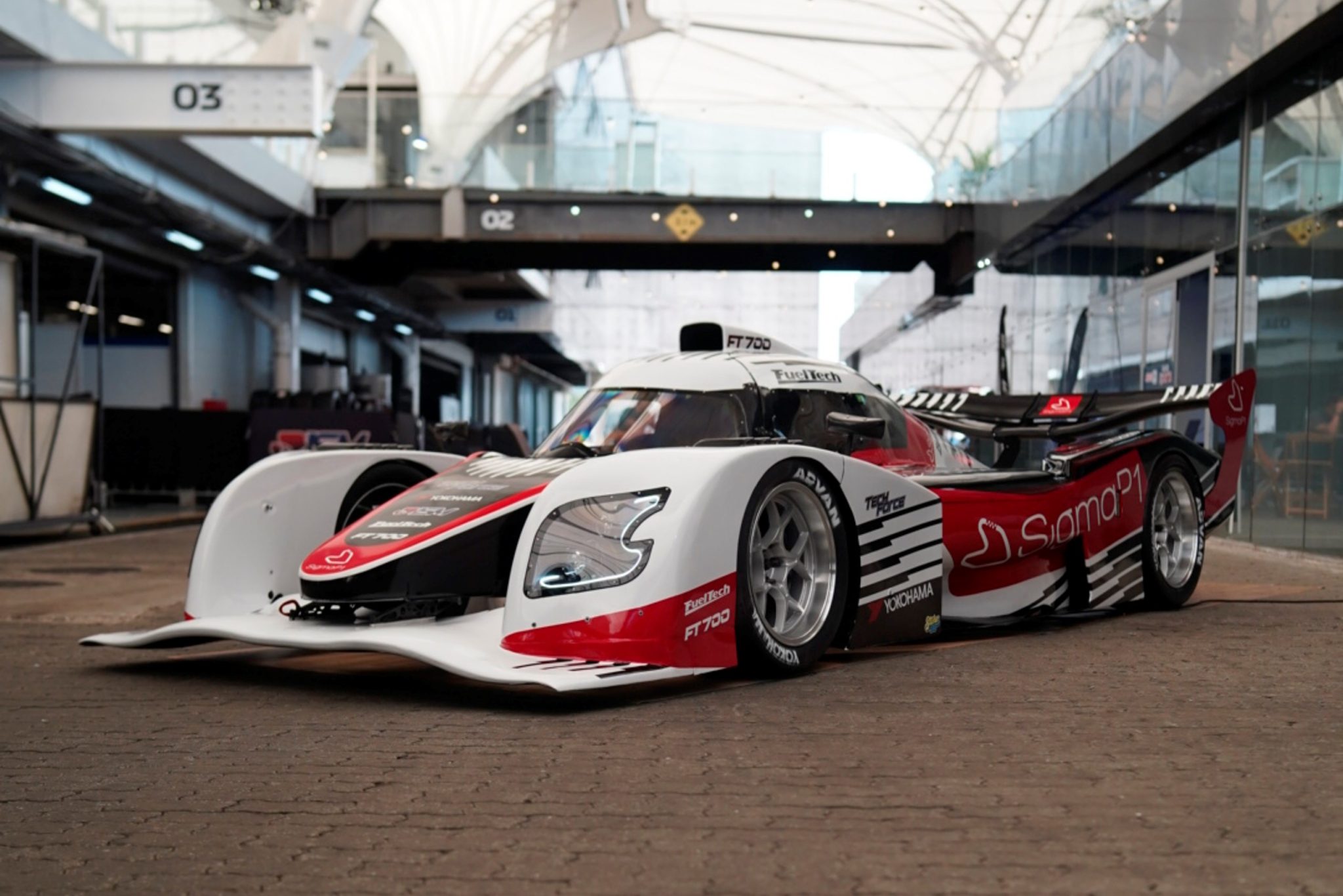 Hypercar à Brasileira: chega ao Brasil o primeiro Pagani Huayra R ...